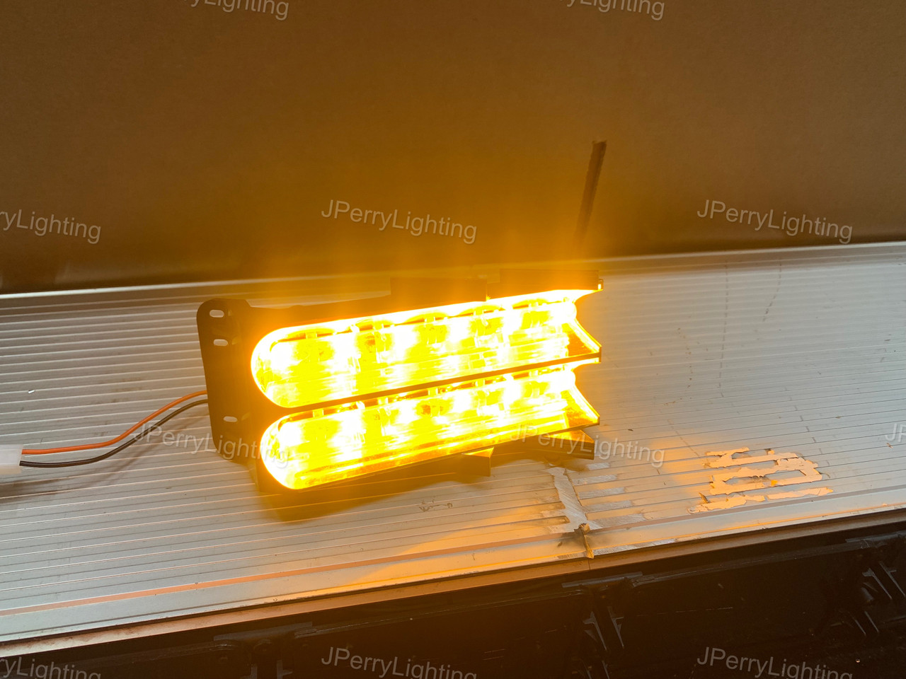 New Style Whelen Freedom Short Corner AMBER