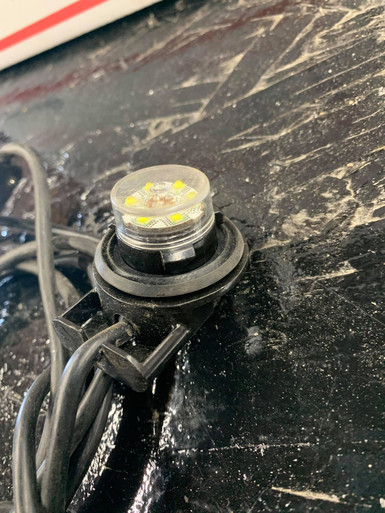 WHITE TWIST LOCK Code3 HIDE-A-BLAST LED Hideaway 6led - J. Perry Lighting