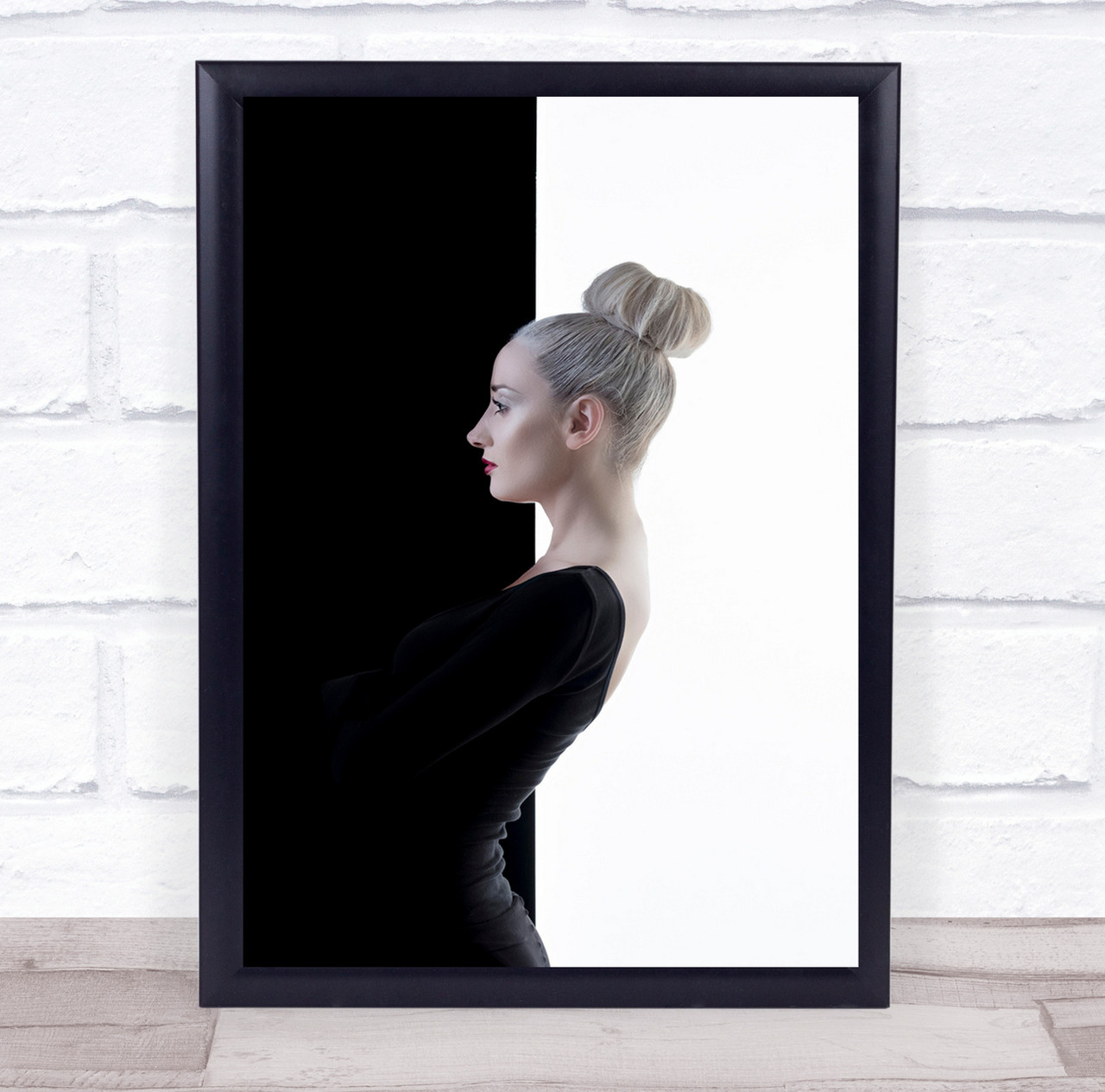 Portrait Model Hairstyle Ying Yang Curved Curve Bend Profile Woman ...