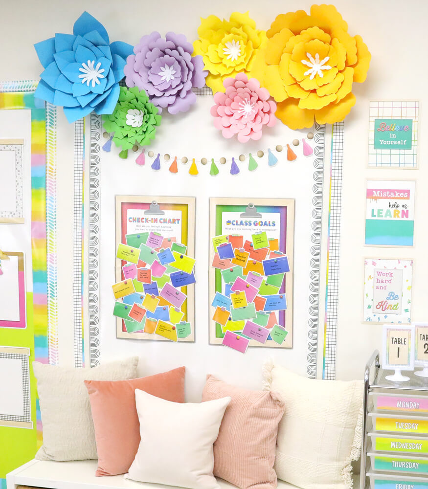 Black & White Grid Straight Bulletin Board Borders 36'
