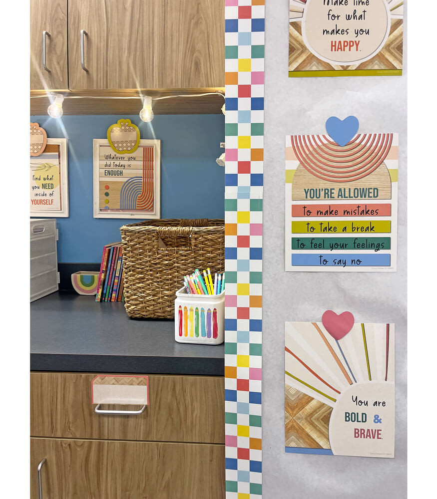 Checkered Rainbow Straight Bulletin Board Borders 36'