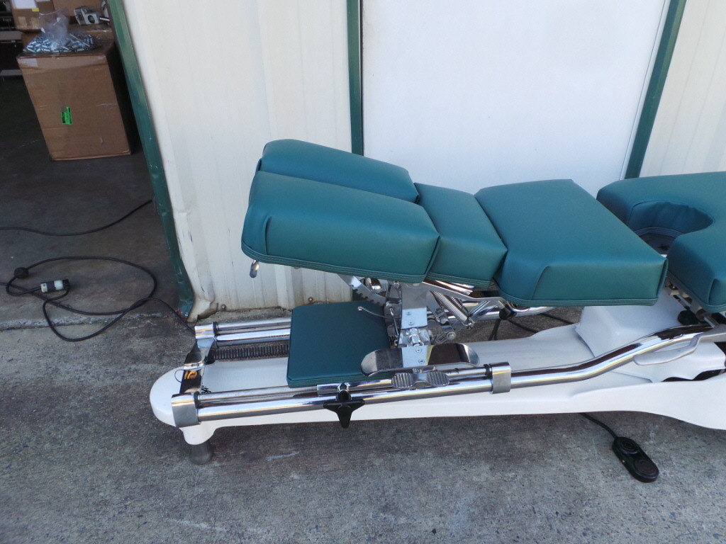 Used Zenith CI 210 Gonstead Hylo Table with PD