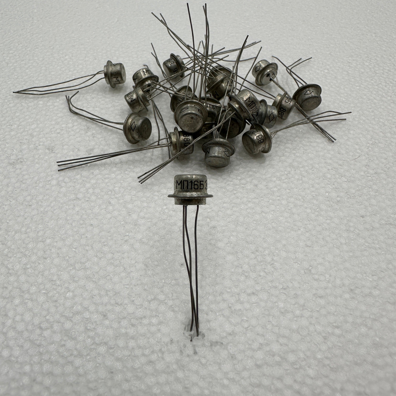 NOS MP16B Russian PNP Germanium Transistor Fuzz - synthCube