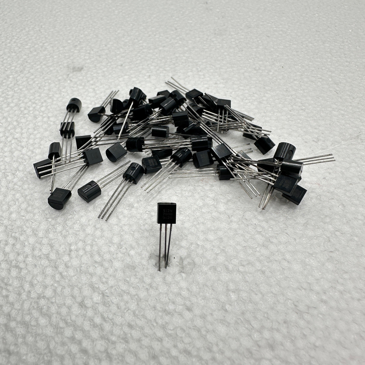 2N7000 N-CHANNEL MOSFET ON SEMI