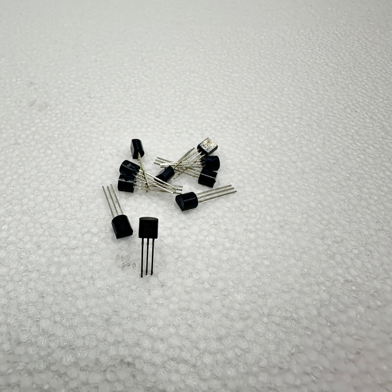 BC547C High Gain NPN Fuzz Silicon Transistors Diotec