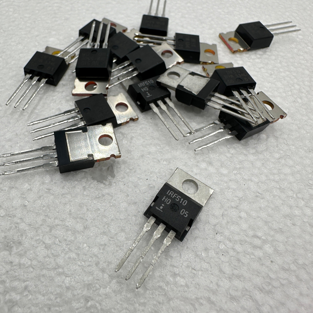 IRF510 N Channel MOSFET IR and Intersil