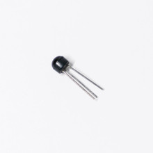 Transistor NPN High-Gain Silicon Dots Hfe 200-700 - synthCube