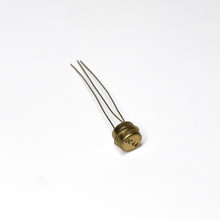 OC44 Germanium Transistor PNP Gold Case and Leads - synthCube