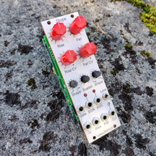 Kassutronics Slope (Wood Panel) - synthCube