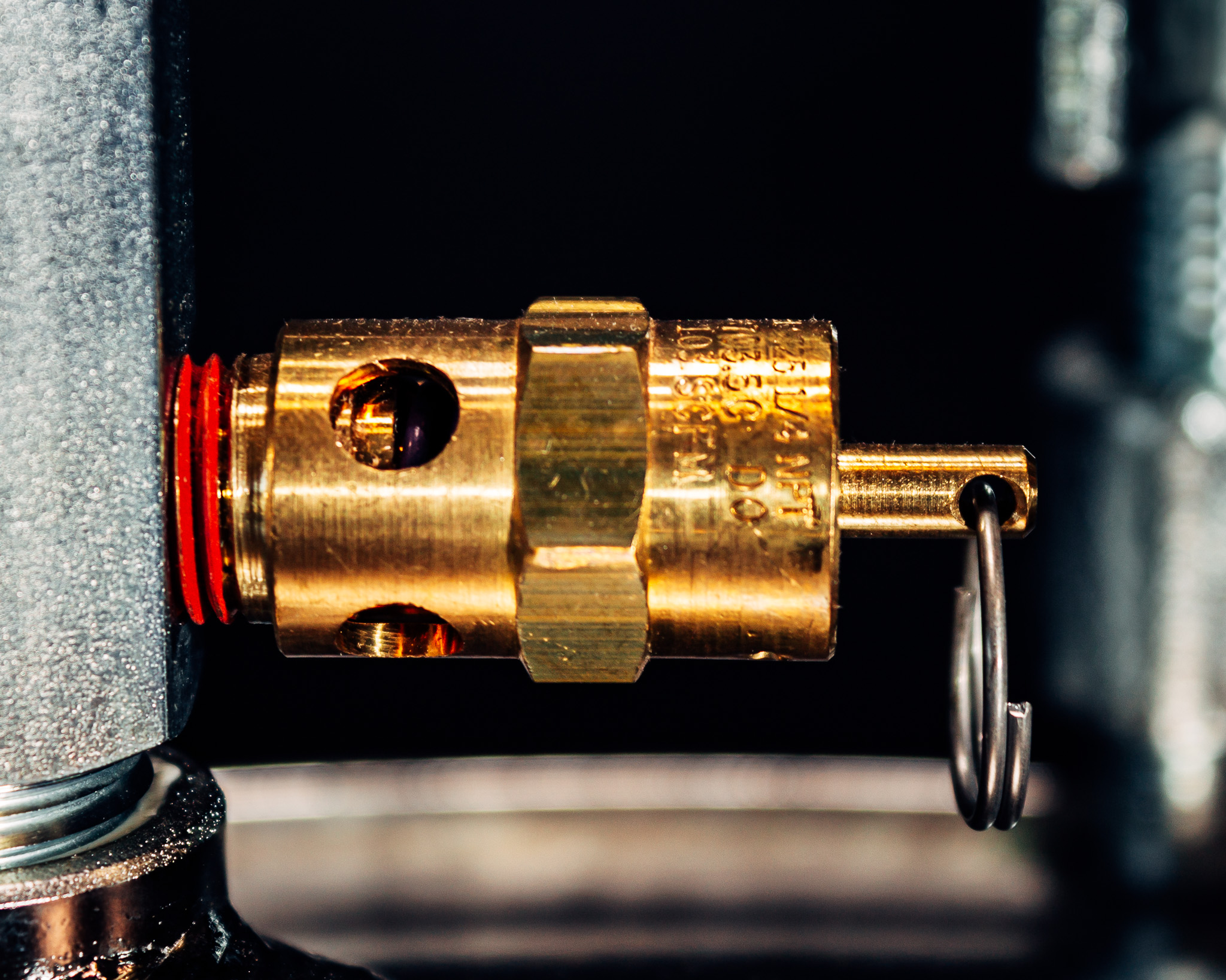 110 PSI Pop Off Valve 110 PSI Brass Safety Relief Valve - 1/4" NPT Pop ...