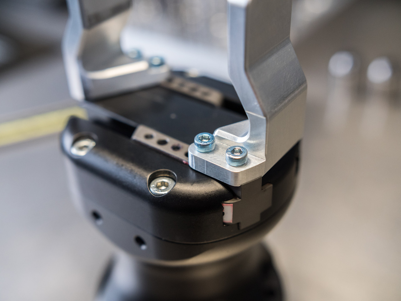 Robotiq Hand-E Adaptive Gripper | Precise 50mm Stroke, IP67, High-Mix ...