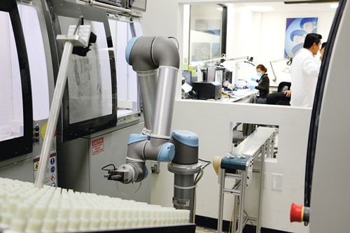 Universal Robots Vision System Monitors Stock Levels for CNC Tending ...