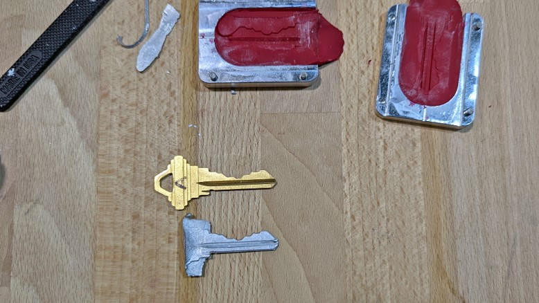 Key Mold and Cast Tray