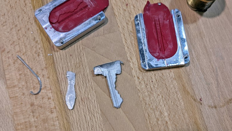 Key Mold and Cast Tray