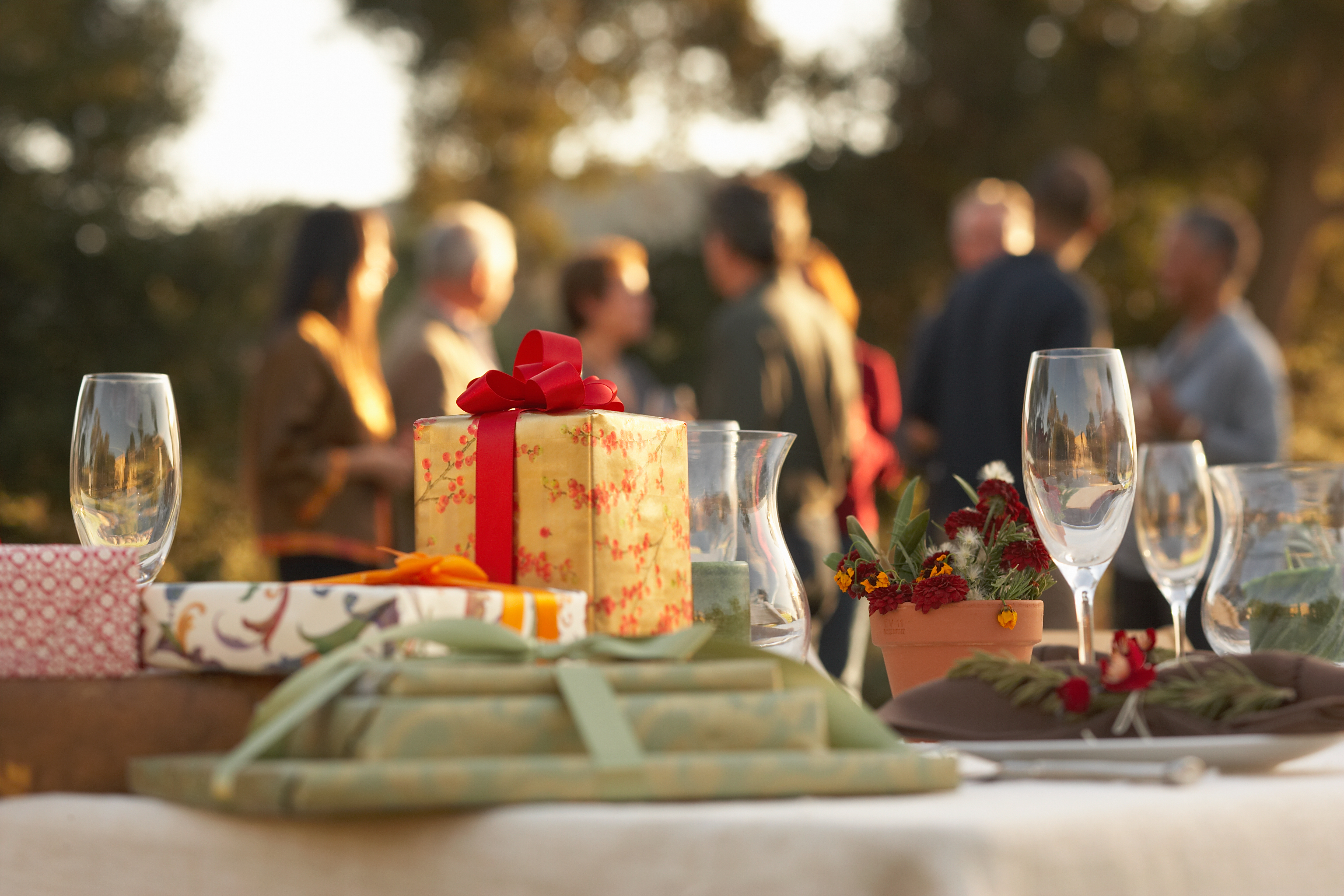 5 Easy Tips to Throw a Great Holiday Party - ABC Fine Wine & Spirits