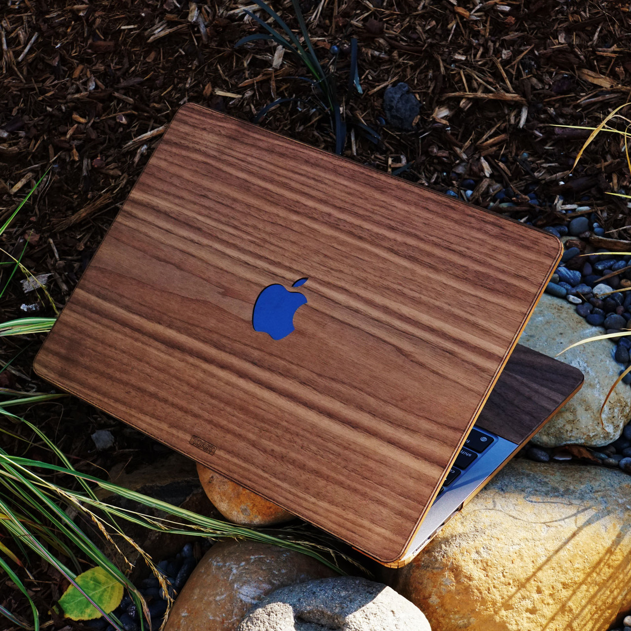 Real wood covers for MacBook Air and Pro | Toast | USA