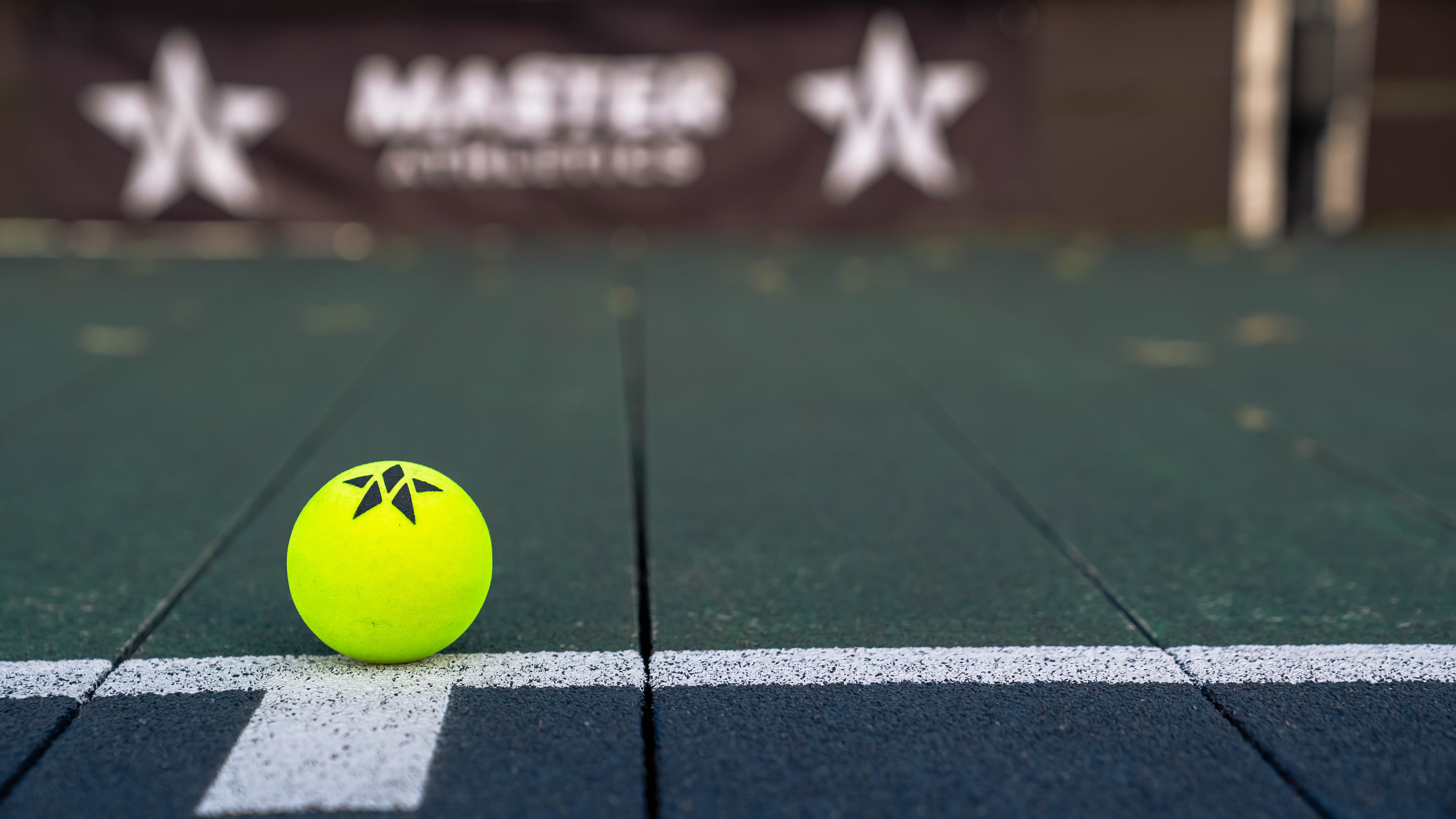 Platform Tennis Equipment Guide: Choosing the Right Gear for Cold ...