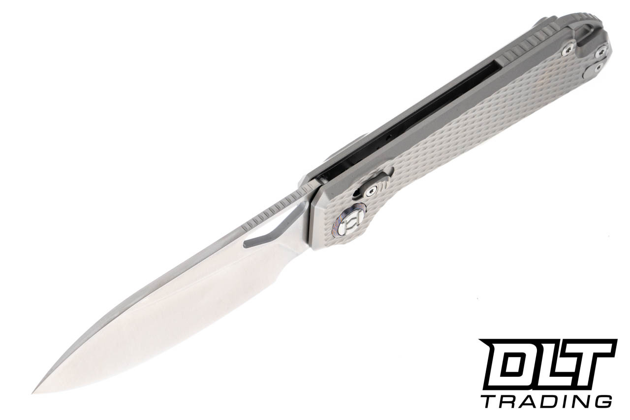 Kunwu Pulsar Xl Diamond Texture Bead Blast Titanium Satin Elmax Blade