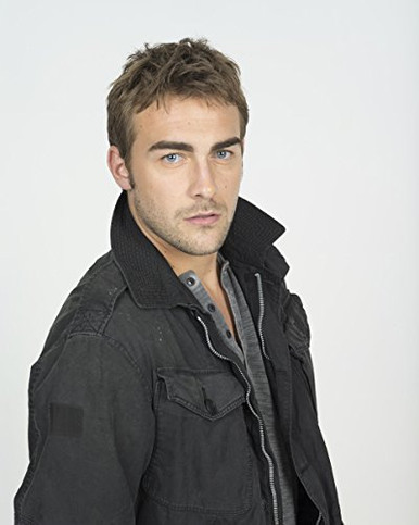 Tom Austen The Royals 8 x 10 8x10 GLOSSY Photo Picture ...