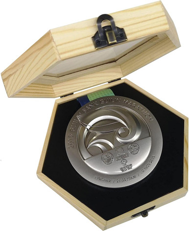 Medal Display Box Wooden Hexagon Honeycomb Medal Hanger Display Case ...