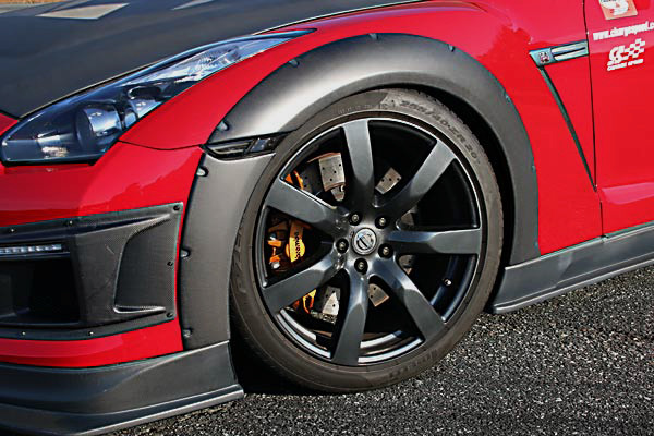 CS830FF - Charge Speed 2007-2011 Nissan GTR R35 FRP 15mm Front Over Fenders