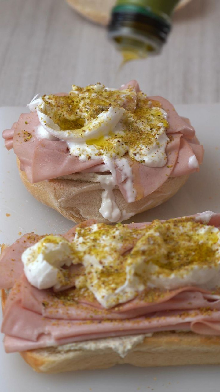 Beef Mortadella with Pistachios - Halal - 1 lb