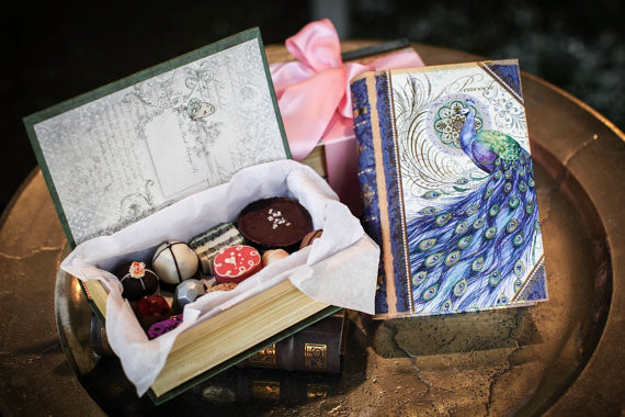 Chocolate Vintage Gift Box Book - 14 handcrafted Artisan Truffles