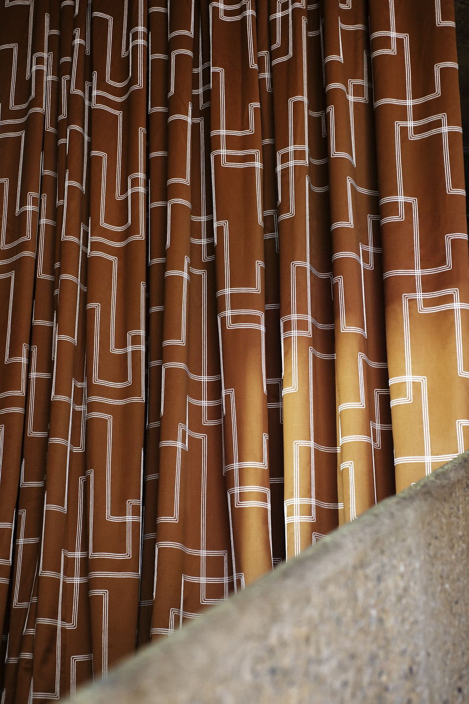 Labyrinthic embroidery on wool satin Metametodo | Dedar Milano