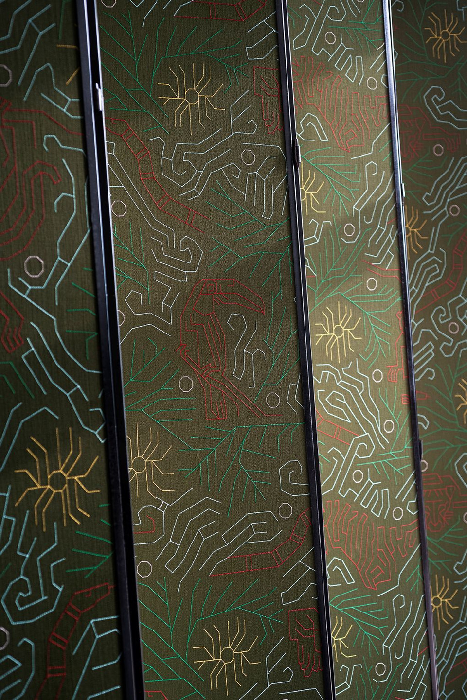 Exotic nature embroidery on textural silk Run Amok | Dedar Milano
