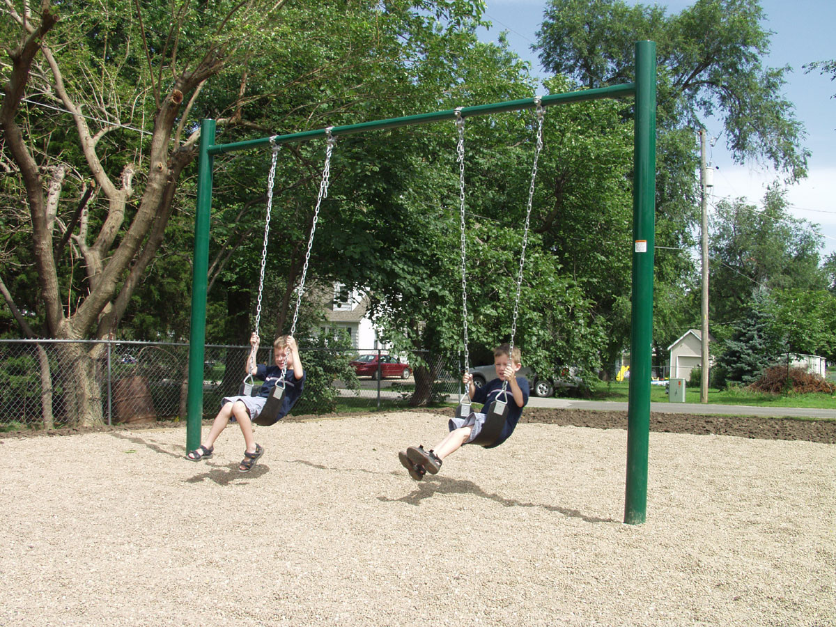 Single 4.5" Dia. Post Swing | NoahsPlay.com