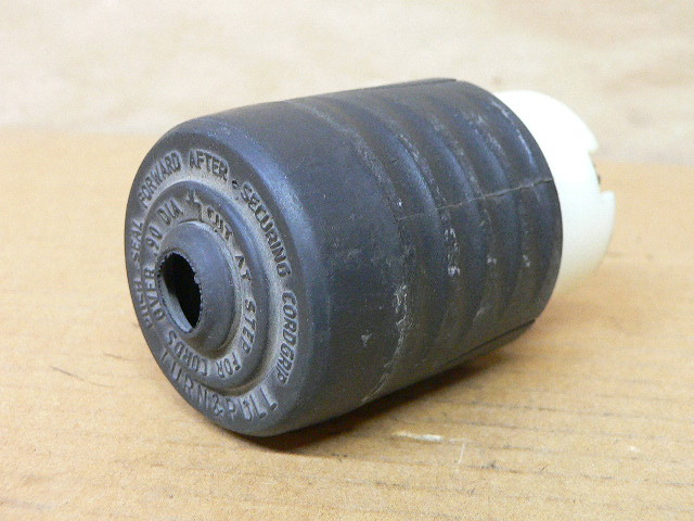 Pass & Seymour L1520c Turn & Pull Connector 20A 250V - Fen Industrial
