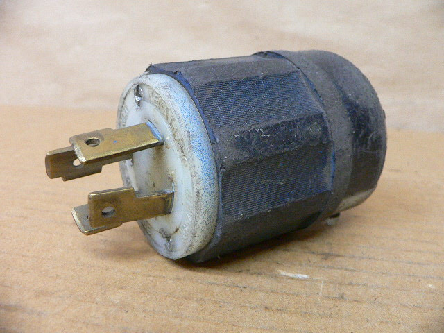 Leviton Nema L17-30 Grounding Locking Plug, 30A 600Vac - Fen Industrial