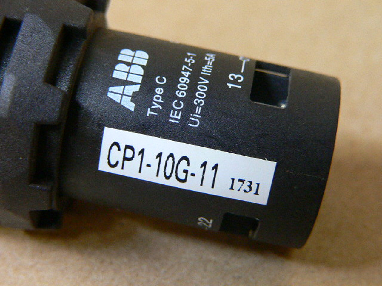 Abb Cp1-10G-11 Green Pushbutton Momentary Switch Non Illuminated - Fen Industrial