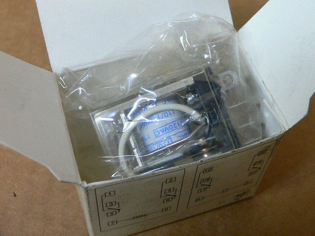 Allen-Bradley 700-Hf32a1 Relay Series B 120 Vac 50/60 Hz - Fen Industrial
