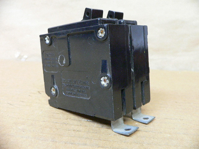 Cutler-Hammer Bql220 Circuit Breaker - Fen Industrial