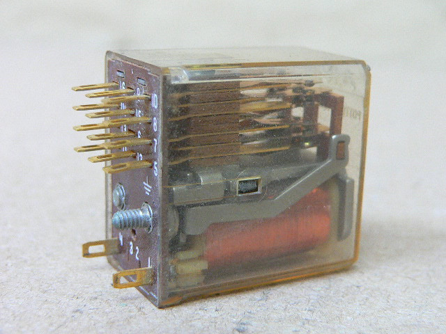 Amf R10.E2839-1 Relay 480V - Fen Industrial