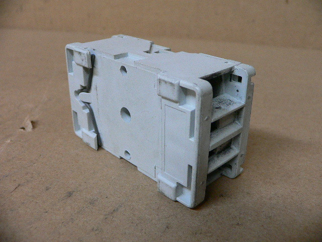 Allen Bradley 700-Hn100 Relay Base 8 Pins Socket - Fen Industrial