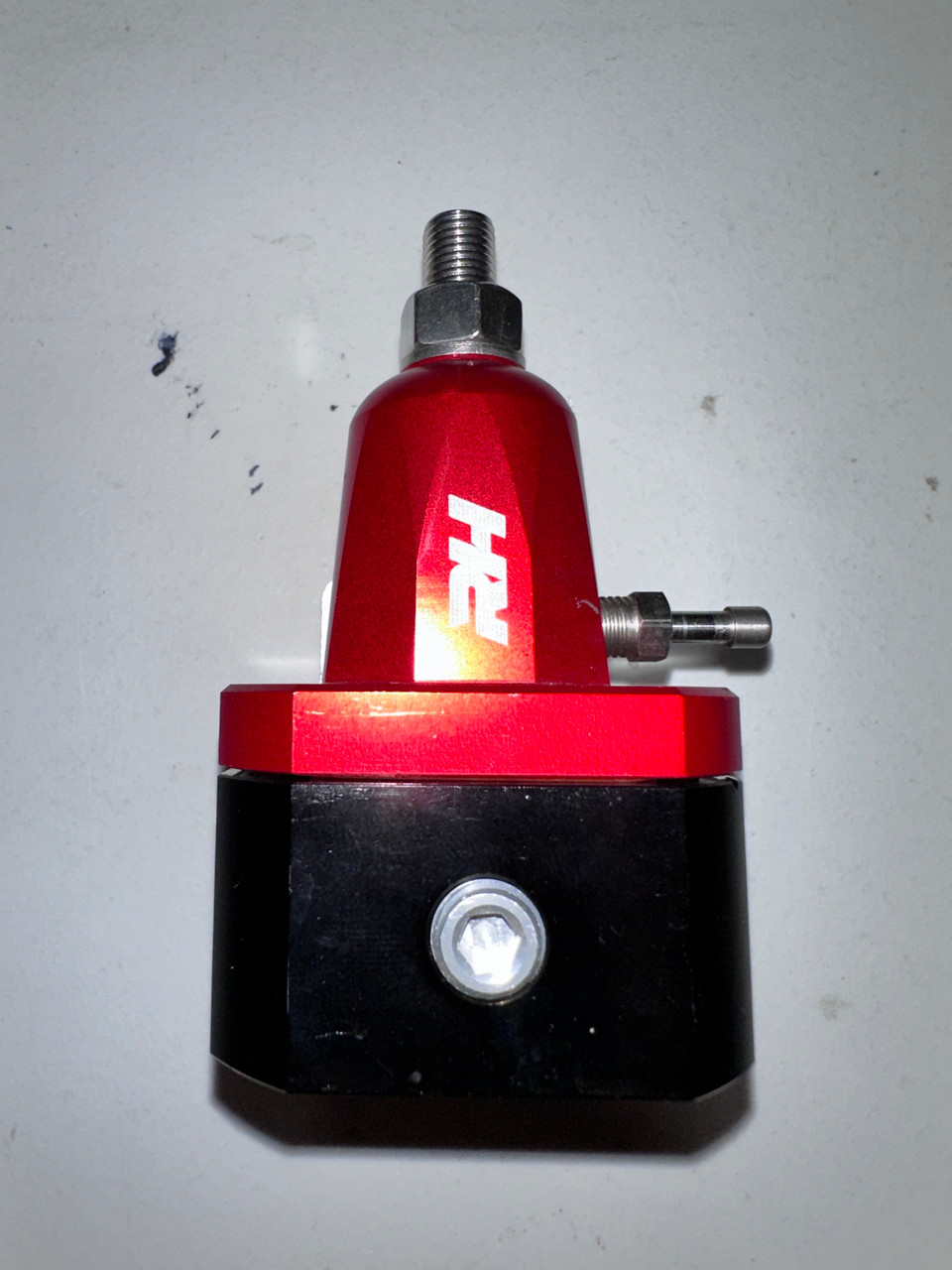 -08 universal bypass fuel pressure regulator - Red