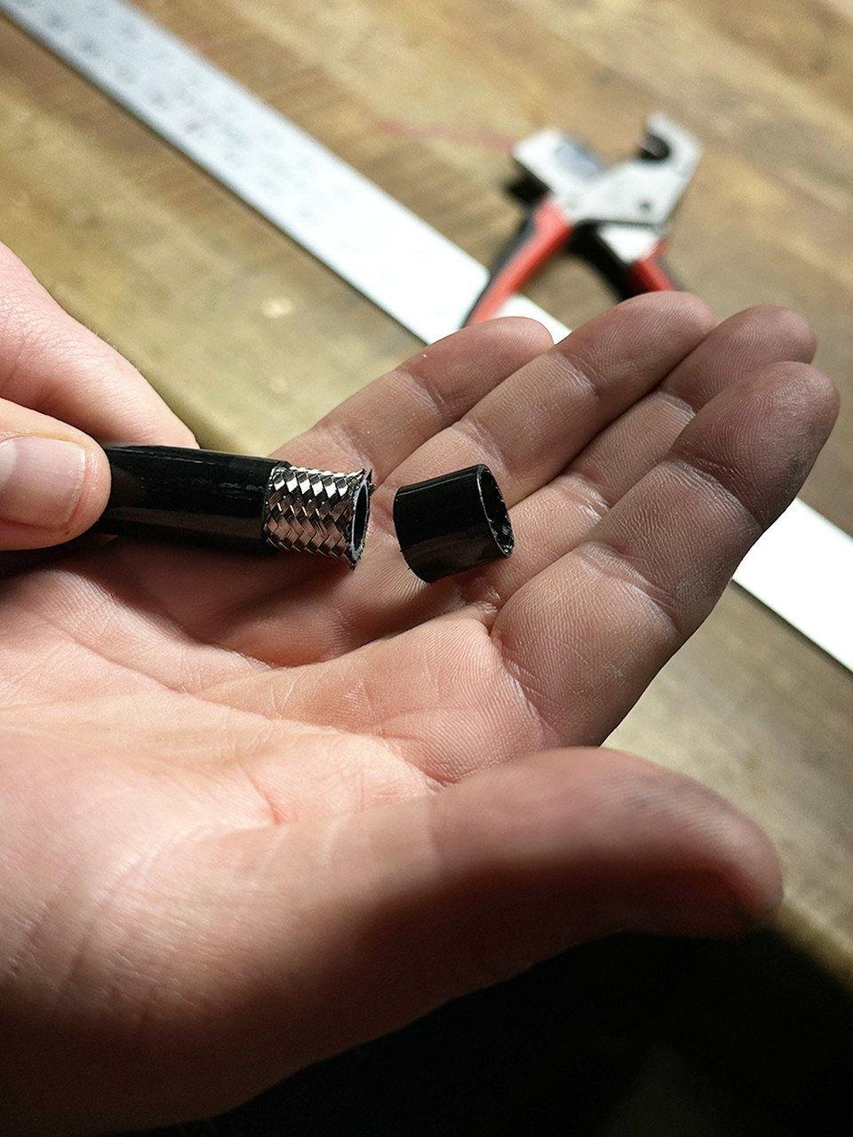 Black PTFE Outer Cover and Hardline Tube Cutter