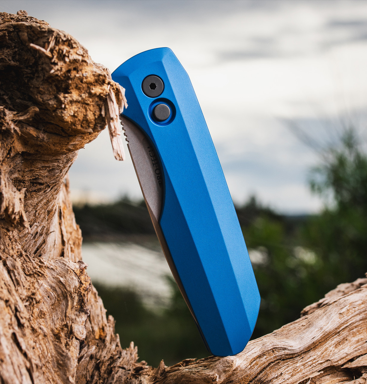 Synapse 2 - VERO2101 Blue MagnaMax Knife | Pro-Tech Knives