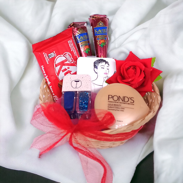 Teej Beauty Gift Combo Gift Hampers Gift to Nepal | Giftmandu