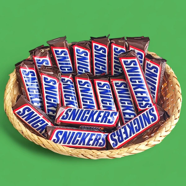 Delicious Snickers Combo In A Basket Chocolates Express Delivery Gift ...