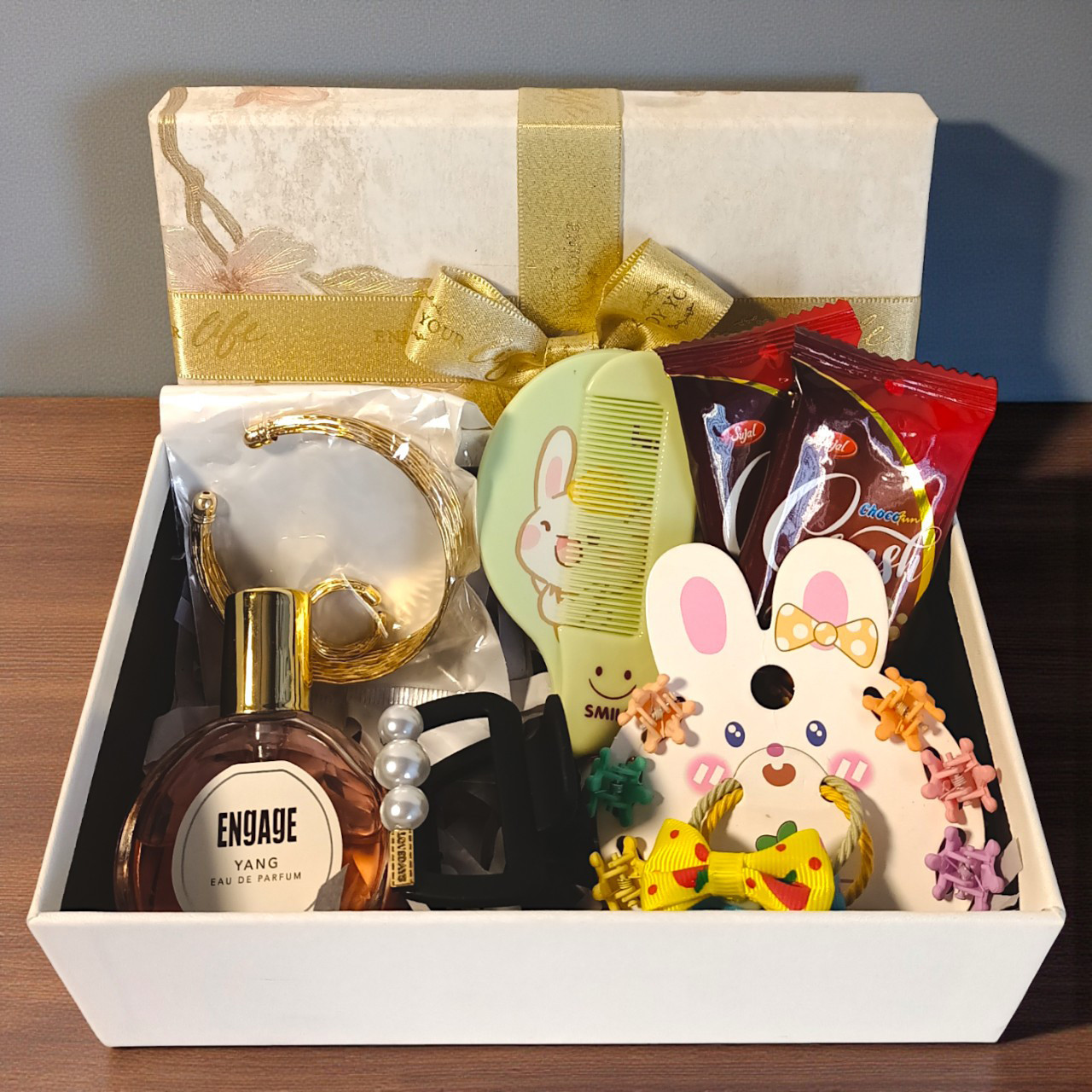 Pretty Glam Essentials Gift Box
