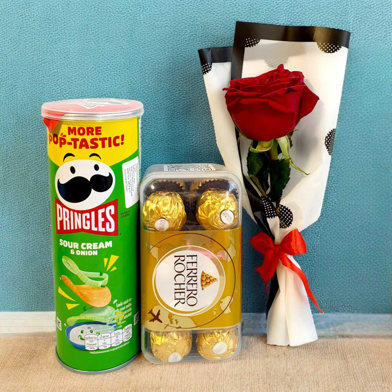 Romantic Gift Set with Ferrero Rocher, Pringles & Rose Bouquet
