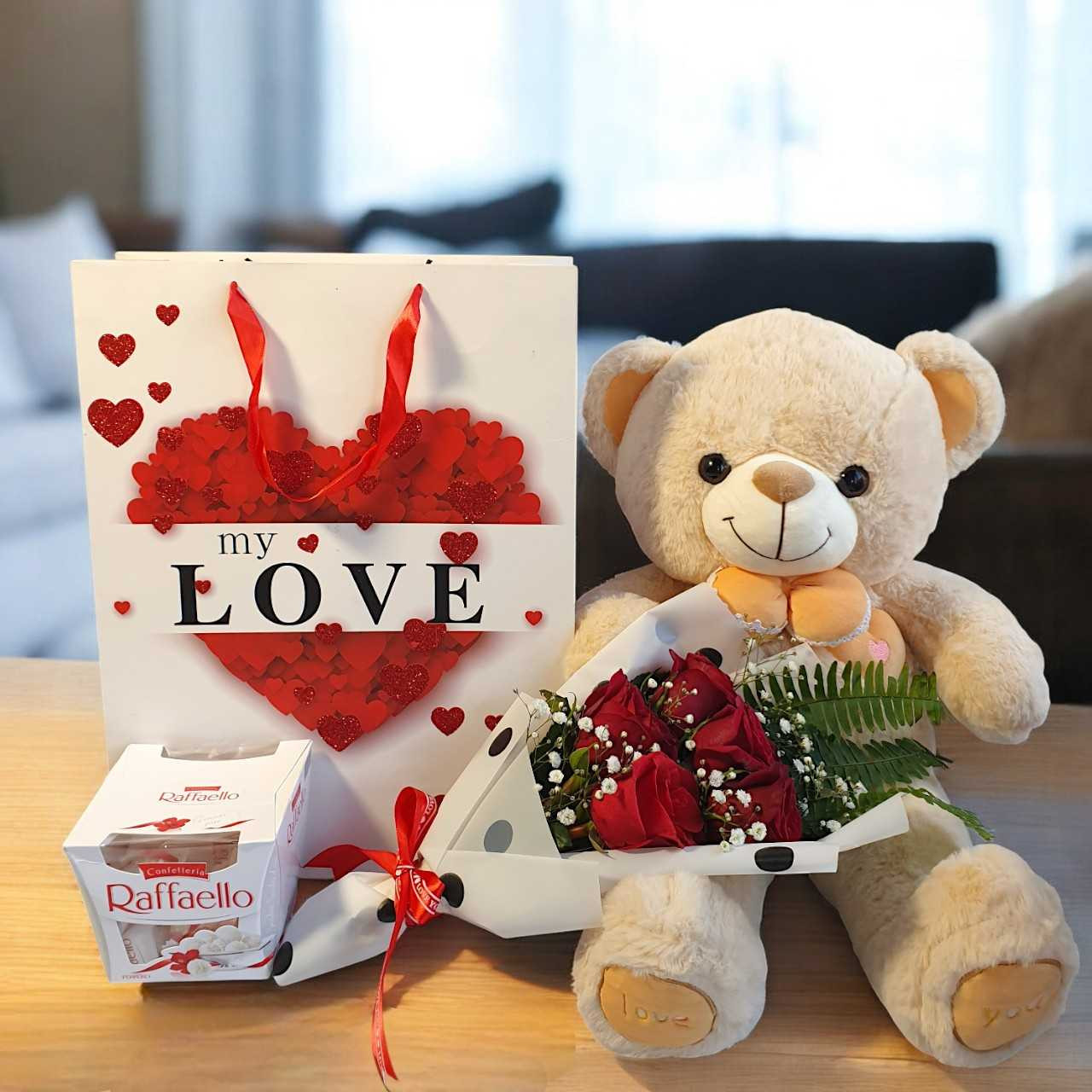 Romantic Roses, Cuddly Teddy & Raffaello Hamper