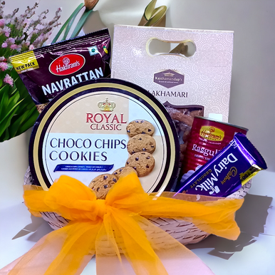 Choco Chips Cookies Gift Hamper With Sweets Combo Gift Hampers Gift to ...