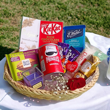 Basket Gift Hampers as Pringles, Chocolates & Candle Valentine's Day ...