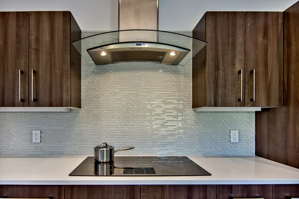Unleashing the Brilliance: Creative Glass Tile Ideas for Backsplash