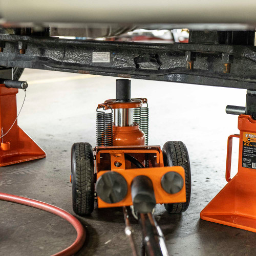 Strongarm Truck Jack - Air/Hydraulic - 22 Ton (728D)