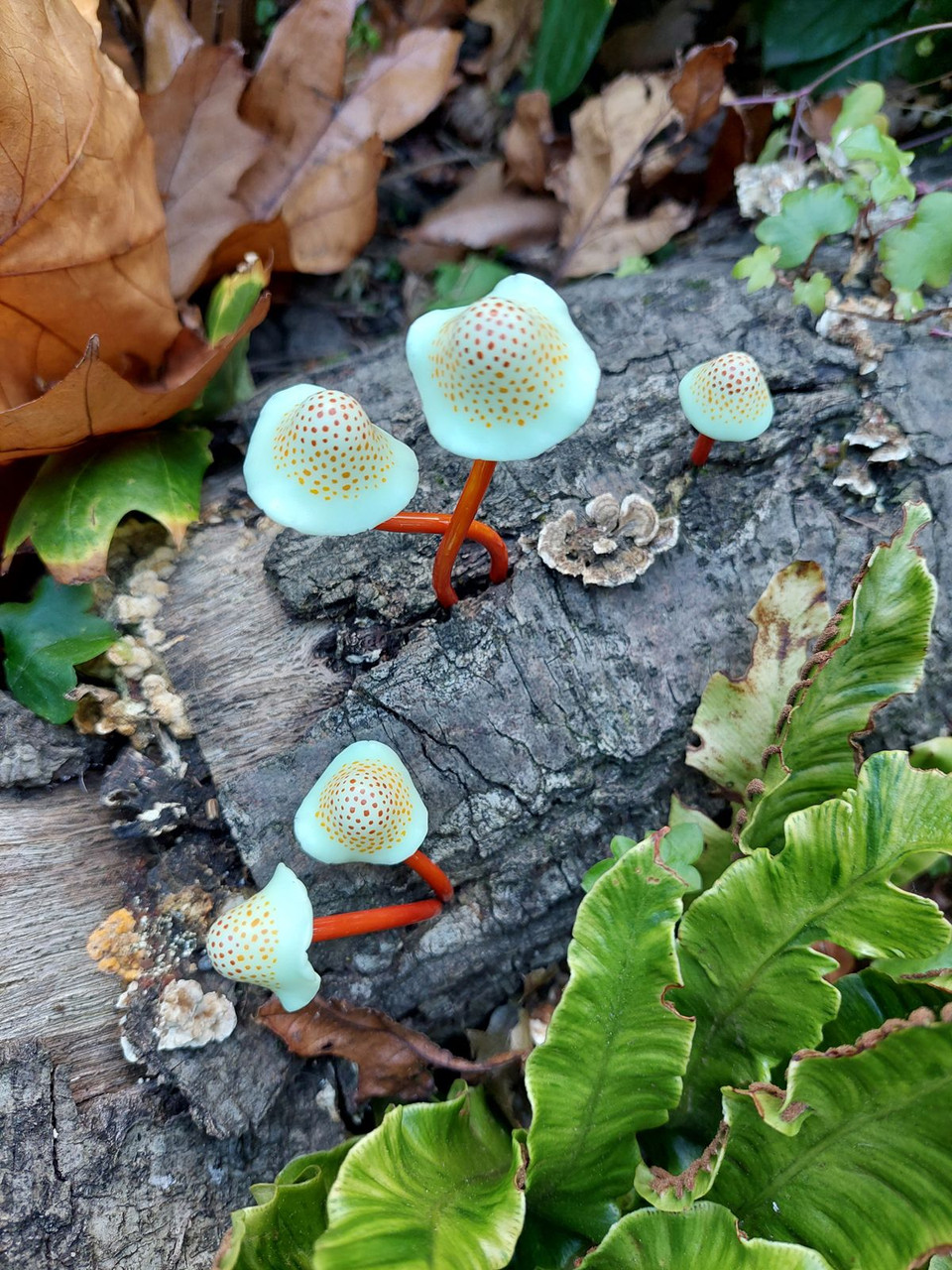 Spotted Polymer Mushrooms Set of 5 - Rust - Garden Artisans LLC